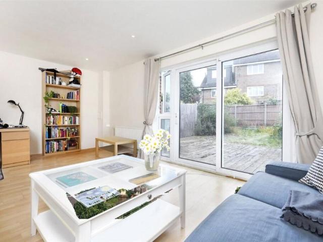 house for rent in Ann Moss Way, SE16 2TL
