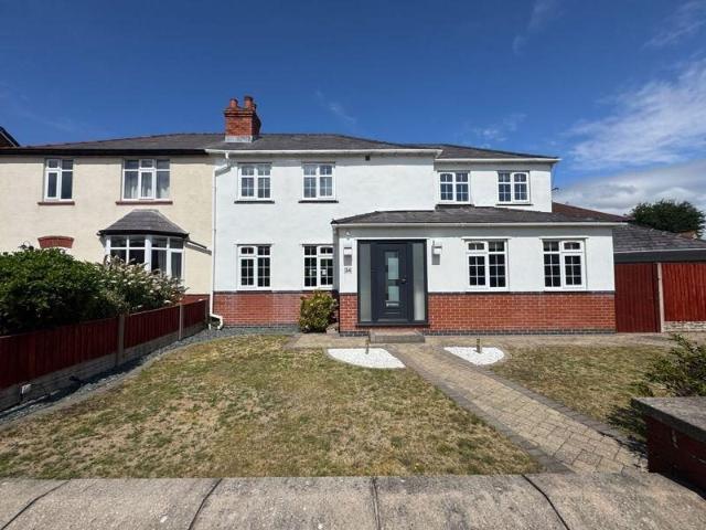 house for rent in Ashton Road, PR8 4QE