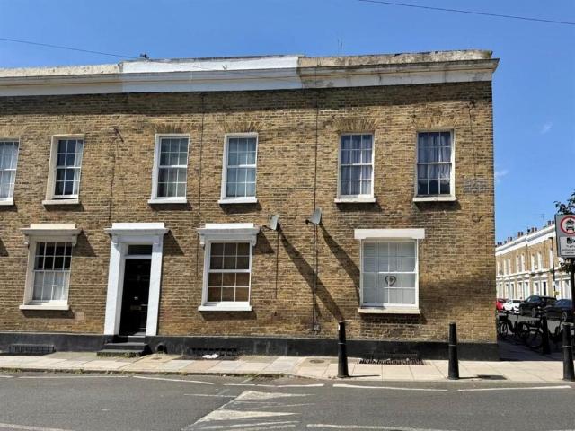 house for rent in Aston Street, E14 7NE