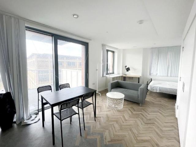 house for rent in Apartment, Skyline Apartments, Makers Yard, London