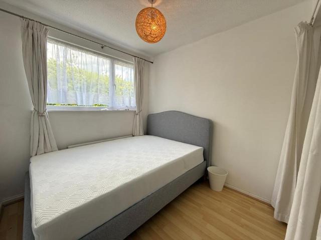 house for rent in Arncliffe, RG12 7SA