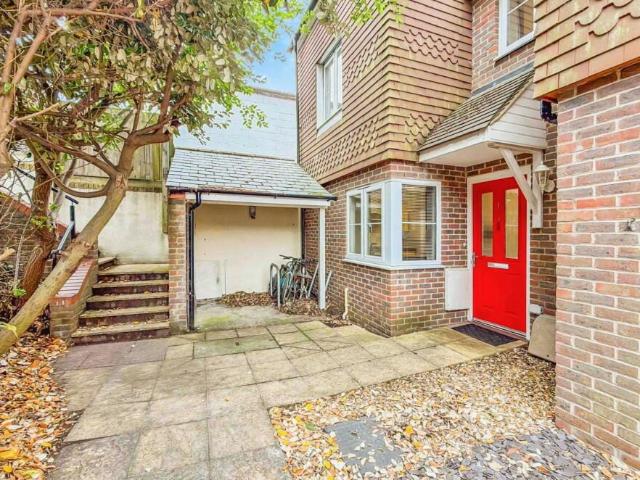 house for rent in Arlowe Drive, SO16 6DN