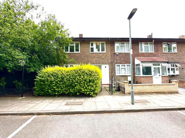 house for rent in Avis Square,, London, E1 0QD