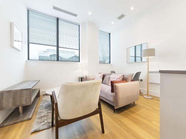 house for rent in Bath Road, Slough