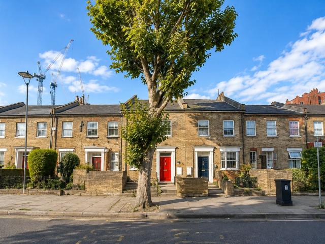 house for rent in Benledi Road, Aberfeldy Village, E14 0NR