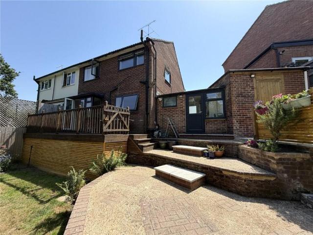 house for rent in Beacon Close, GU10 4PA
