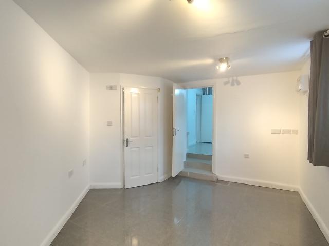 house for rent in Berry Way, London, London