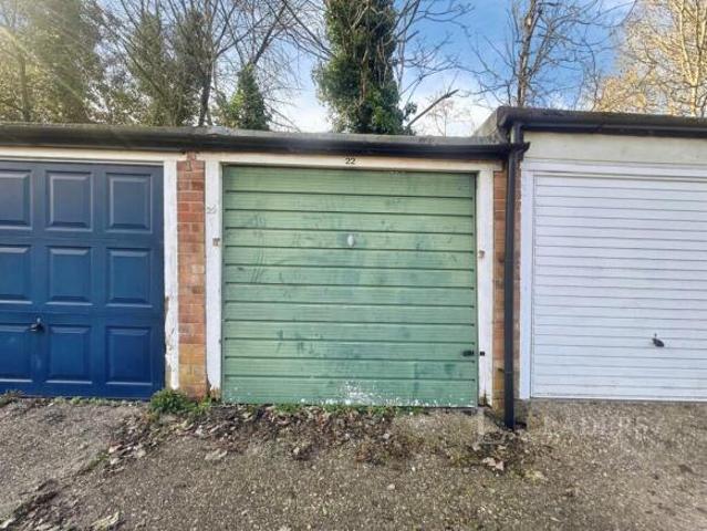 Garage for rent in Lomaine Drive, Birmingham, B30