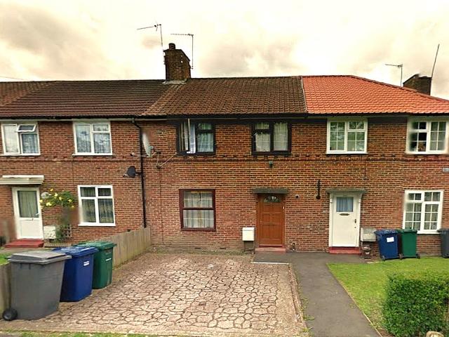 house for rent in Blundell Road, Edgware, HA8