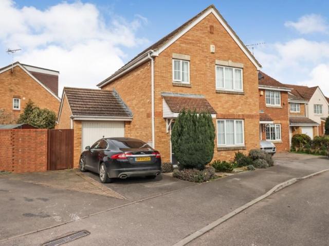 house for rent in Blunden Drive, SL3 8WQ