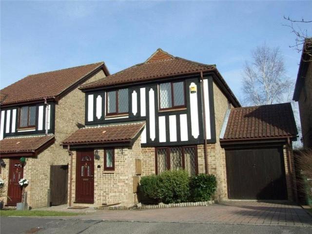house for rent in Bruton Way, RG12 0GJ