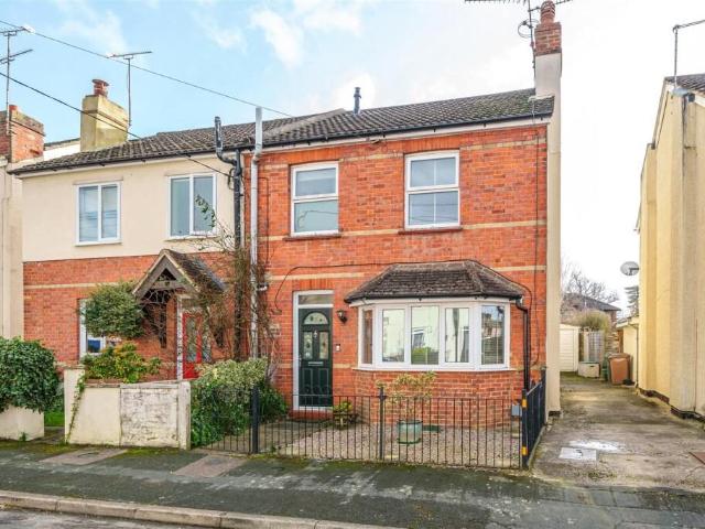 house for rent in Buckhurst Road, GU16 6LH
