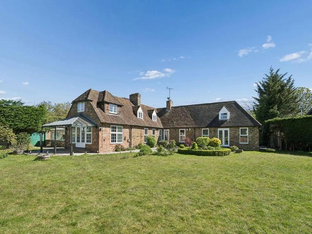 house for rent in Bull Lane, SL9 8RH
