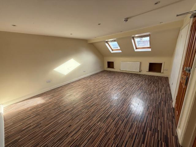 House for rent in Cairnfield Avenue, NW2 7PL