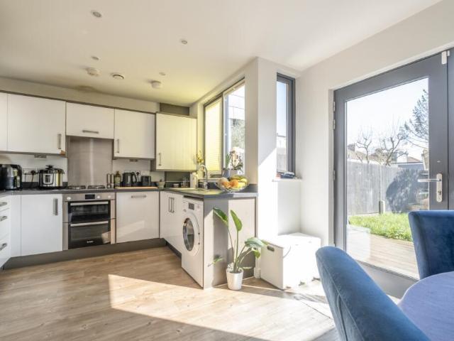 house for rent in Cairns Avenue, London, London