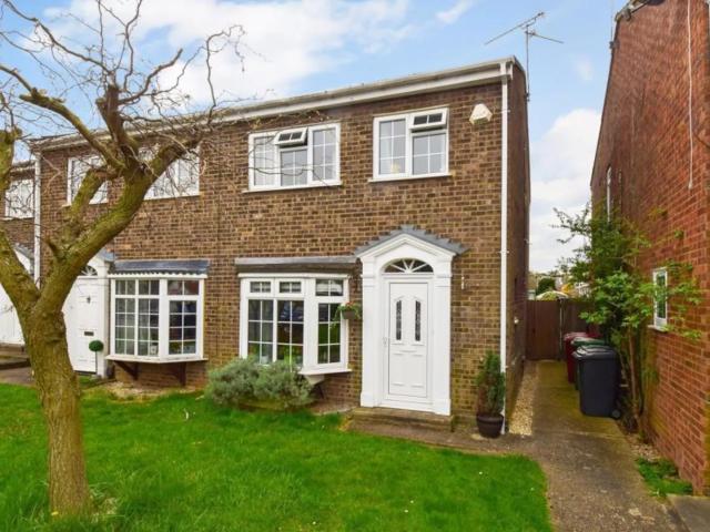house for rent in Cardinals Walk, Taplow, Berkshire, SL6 0LN