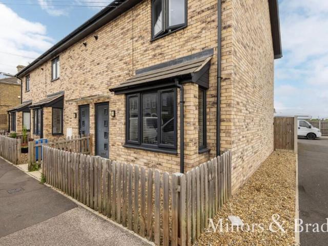 house for rent in Carlton Road, NR33 0RP