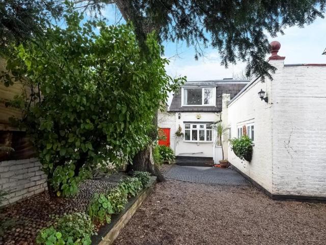house for rent in Castelnau, SW13 9RT