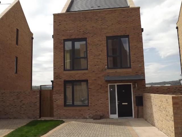 house for rent in Castle Croft Drive