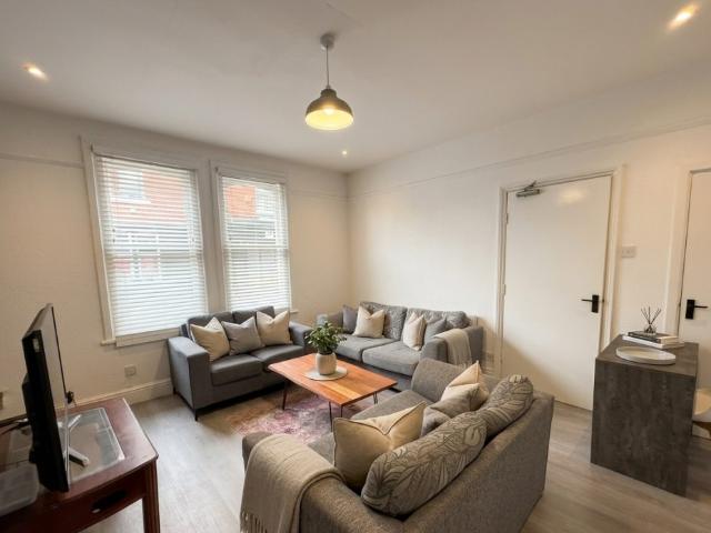 house for rent in Castle Boulevard, NG7 1FE