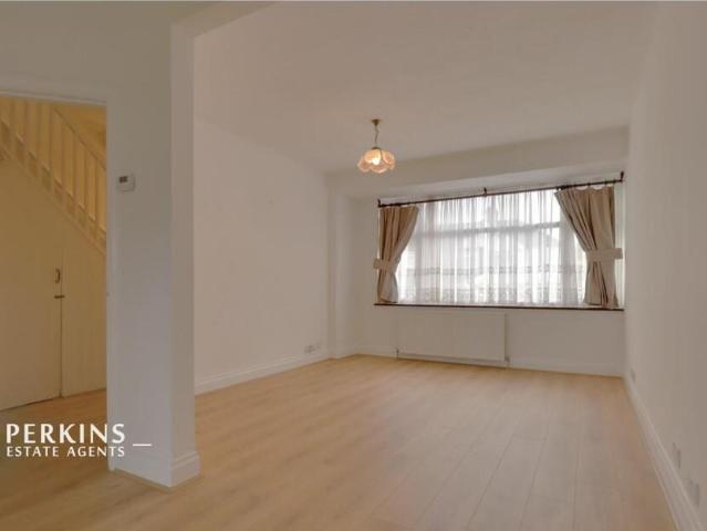 house for rent in Castle Road, UB5 4SG
