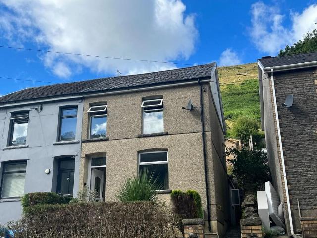 house for rent in Cemetery Road, CF32 7HT