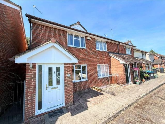 house for rent in Chapel Meadow, HP23 5HB