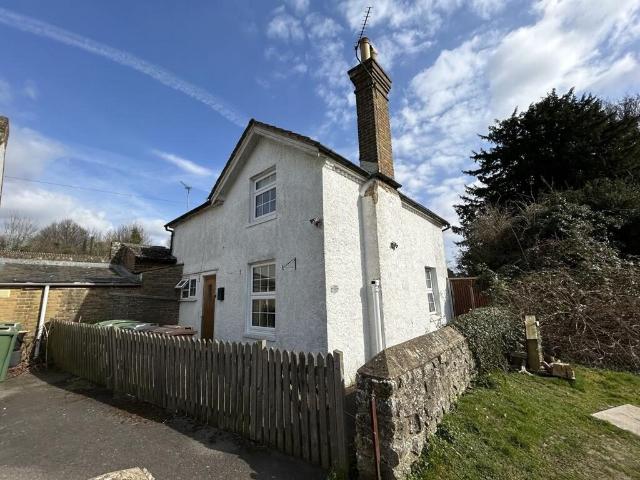house for rent in Chart Road, ME17 3AW