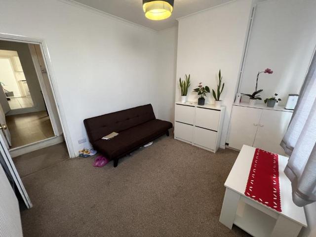 house for rent in Chequer Street, LU1 3DW