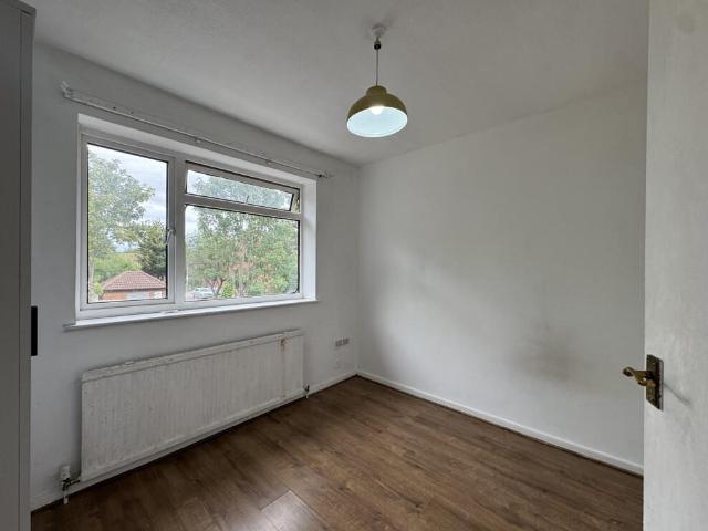 house for rent in Chestnut Close, UB7 0JT