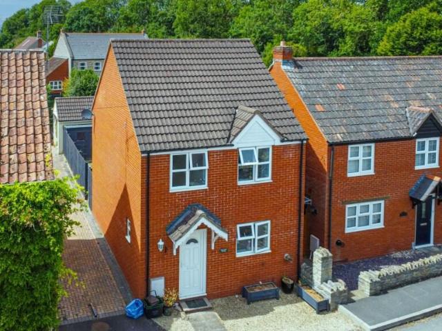 house for rent in Church Road, TA7 8PU