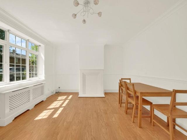 house for rent in Churchill Road, E16 3DY