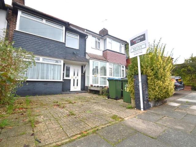 house for rent in Combeside, SE18 2DP