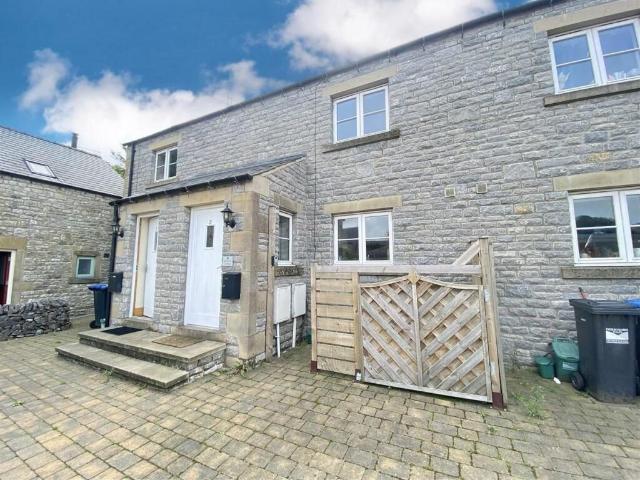 house for rent in Commercial Road, SK17 8NU