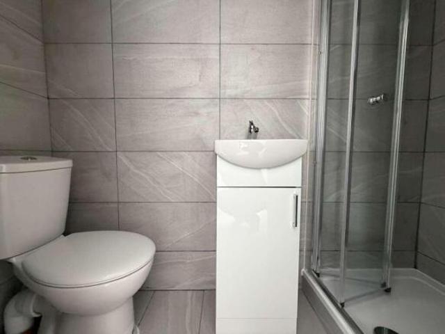 House for rent in Commercial Road, Swindon, Wiltshire, SN1
