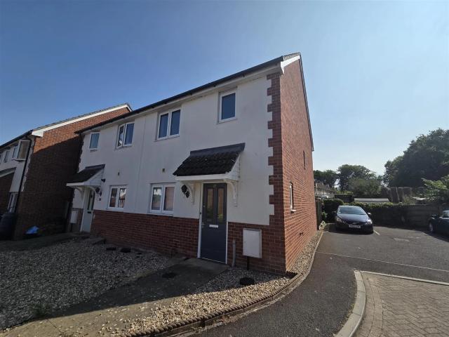 House for rent in Cob Castle, Ham