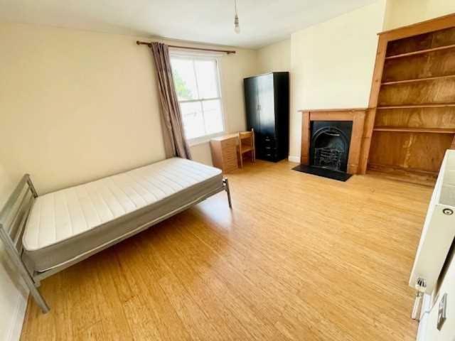 house for rent in Cobden Road, Brighton