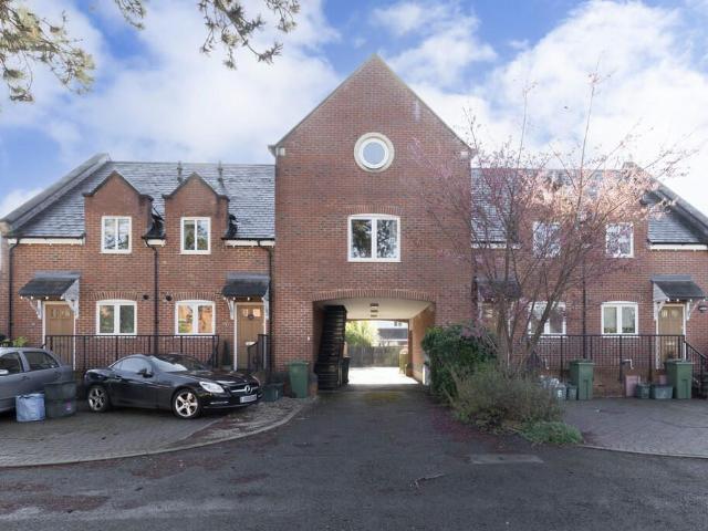 house for rent in College Gate, GL53 7SF