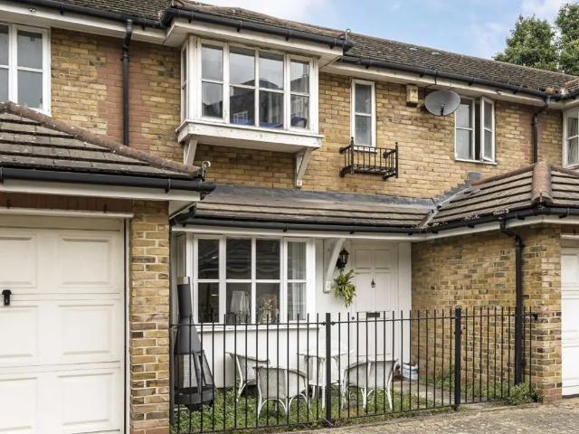 house for rent in Cottesloe Mews, London, SE1 7RU