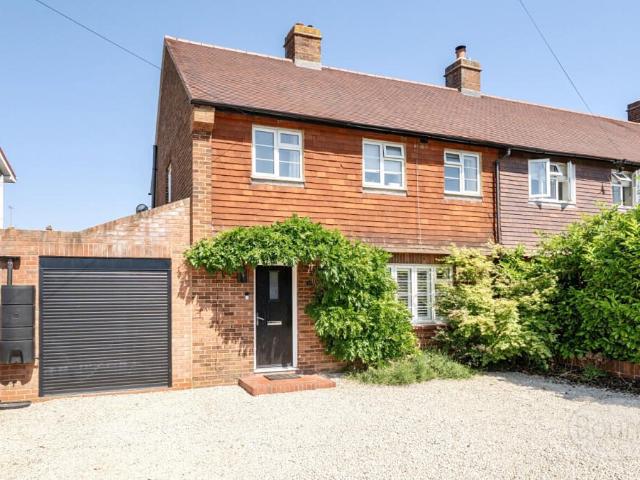 house for rent in Coveham Crescent, KT11 1AP