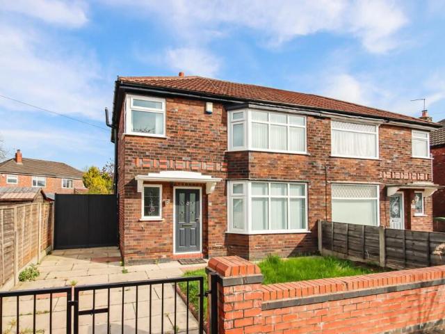 house for rent in Clevedon Avenue, M41 9PR