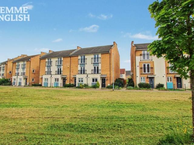 house for rent in Clenshaw Path, SS14 2FP
