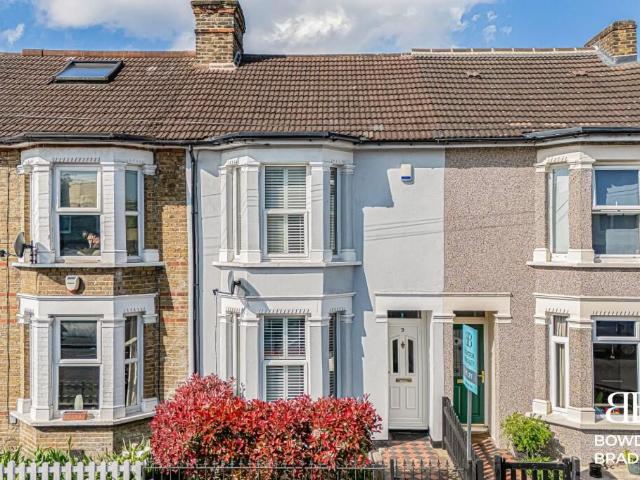 house for rent in Cromer Road, RM7 9DT