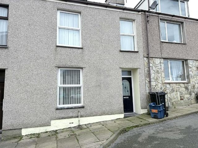 house for rent in Cross Street, LL65 1EG