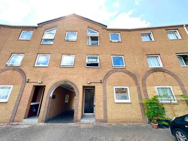 house for rent in Cyclops Mews, Canary Wharf, London, E14 3UA