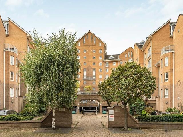 house for rent in Cyclops Mews, Canary Wharf,, E14 3UA