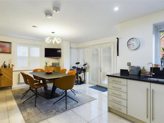 house for rent in Dartford Rise, GU14 9FS