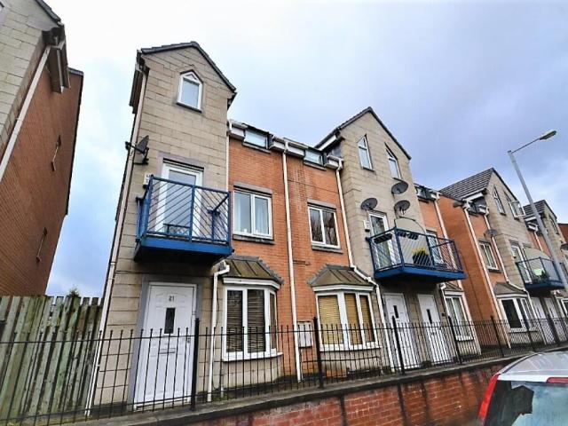 house for rent in Dearden Street, M15 5LZ