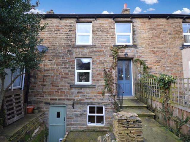 house for rent in Dearneside Road, HD8 8TP