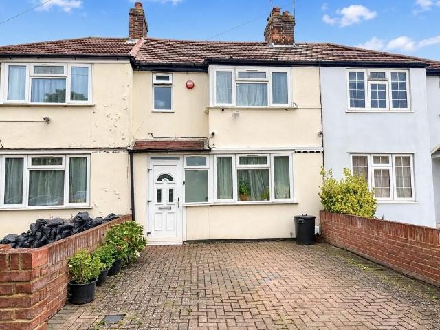 house for rent in Dell Road, UB7 9HN